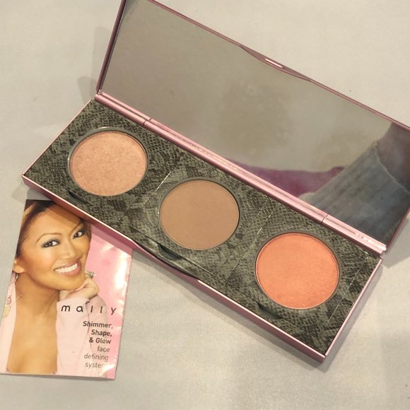 Mally Beauty | Makeup | Mally Shimmer Shape And Glow Compact | Poshmark